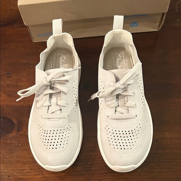 Clarks | Shoes | Clarks Womens Athletic Shoes In Light Gray | Poshmark